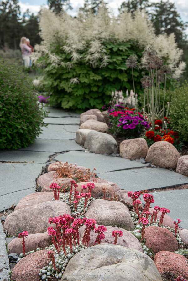 Skiffer Offerdal oregelbunden grå 2-4 cm | Handla hos Flisby