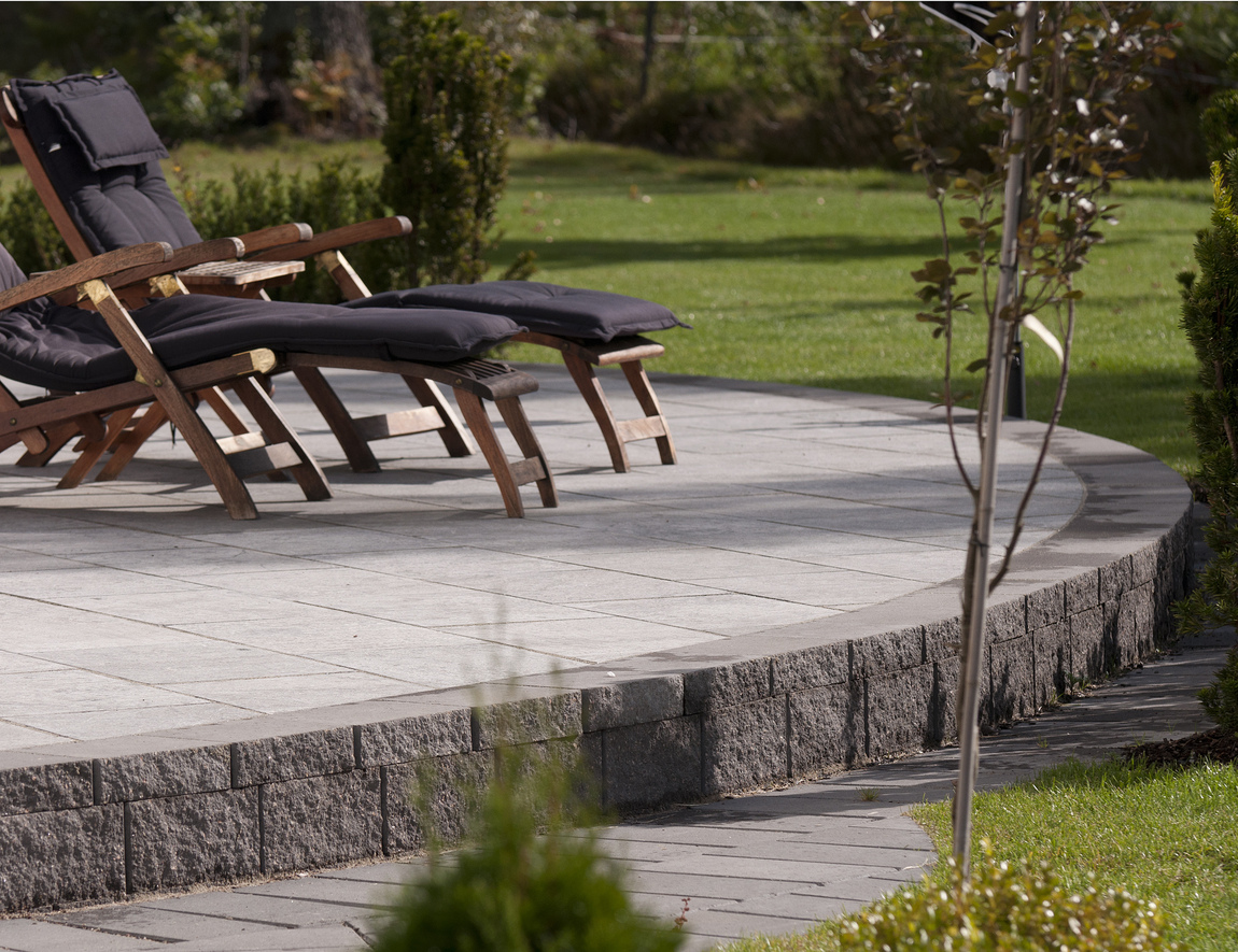 Garden Wall antracit rak | Handla hos Flisby