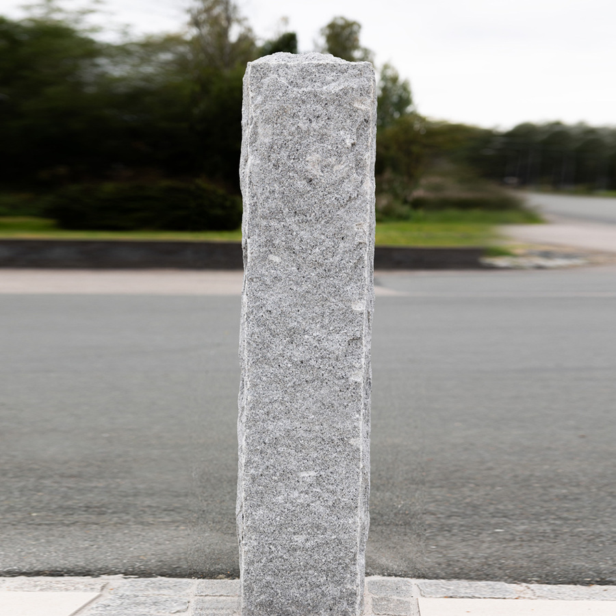 Granitstolpe grå 150x25x25 cm Port | Handla hos Flisby