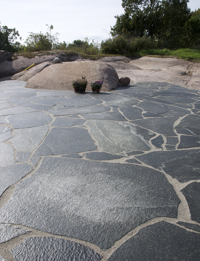 Skiffer Offerdal oregelbunden grå 2-4 cm | Handla hos Flisby