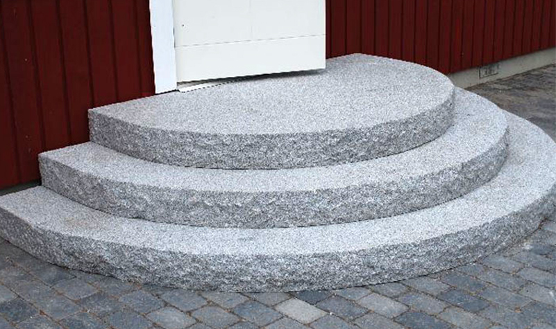 Granittrappa grå halvrund 90 cm | Handla hos Flisby